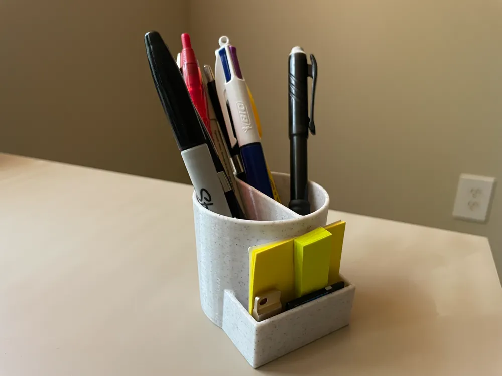 Small Pen and Mini Sticky Note Holder by i_make_things - MakerWorld