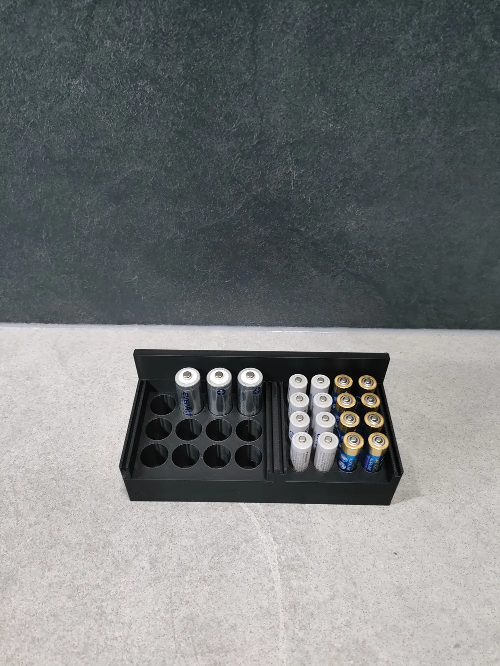 Battery Box with Lid (AA & AAA) - Free 3D Print Model - MakerWorld