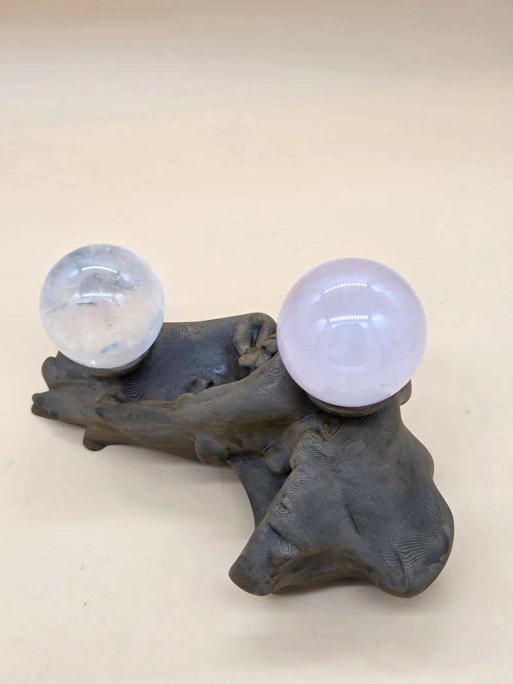 Organic Wood-Look Sphere Holder - Free 3D Print Model - MakerWorld