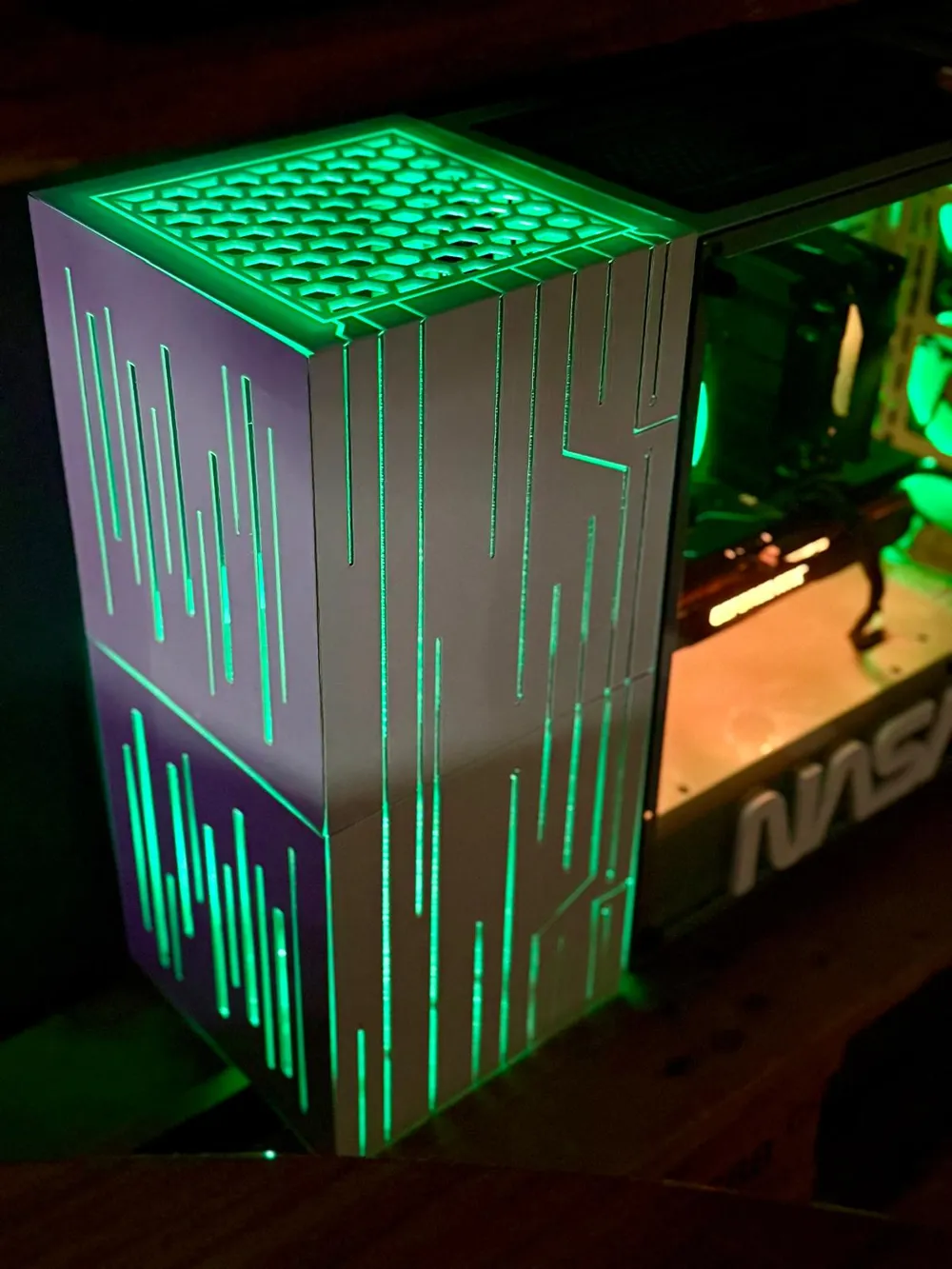 PC Rear Cover by Animus MakerWorld: Download Free 3D Models