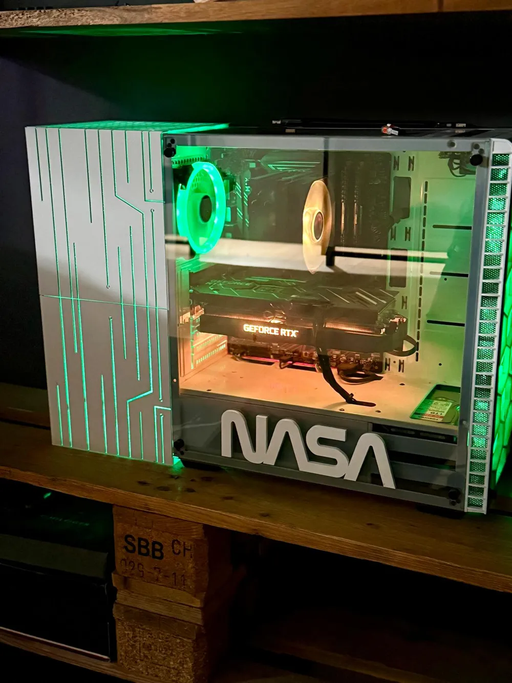 PC Rear Cover by Animus MakerWorld: Download Free 3D Models