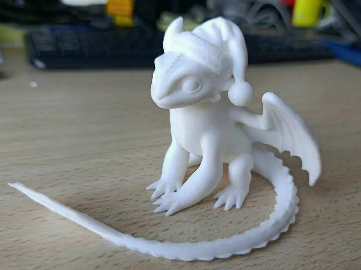 Toothless (Night Fury) with Santa Hat by Reisa MakerWorld: Download ...