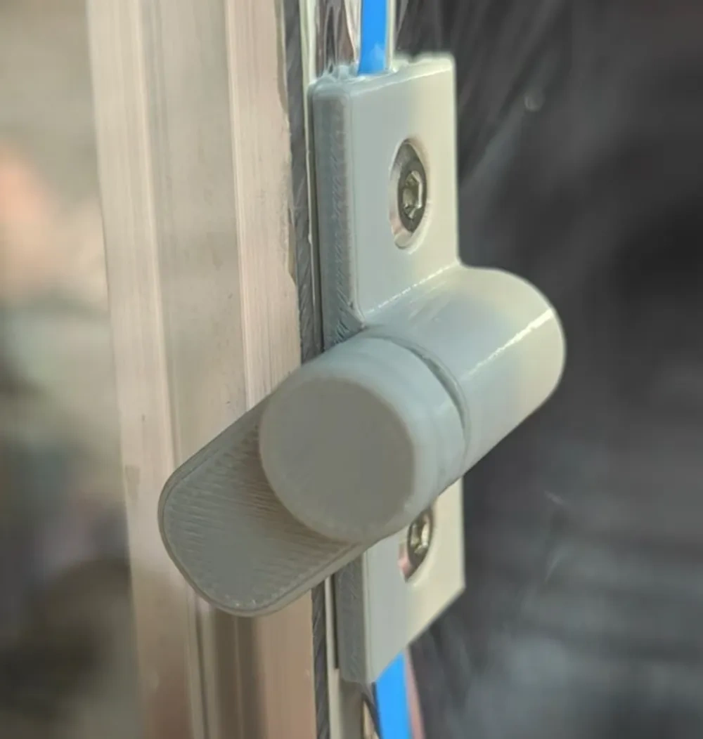 Integrated door latch (for 2020 profiles, 3mm and 5mm acrylic panels ...