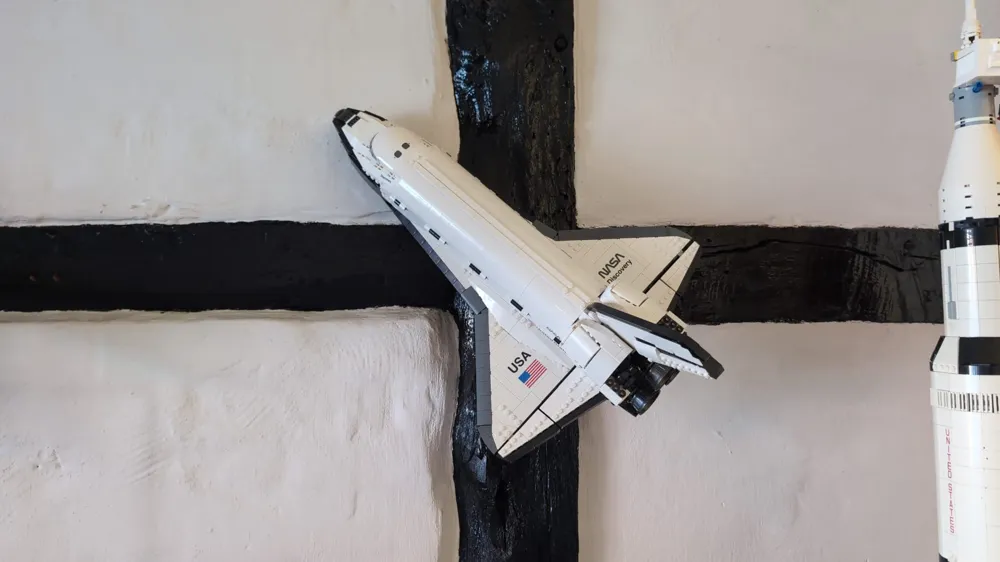 Lego Space Shuttle Discovery 10283 Wall Mount by NoisyBoy MakerWorld ...