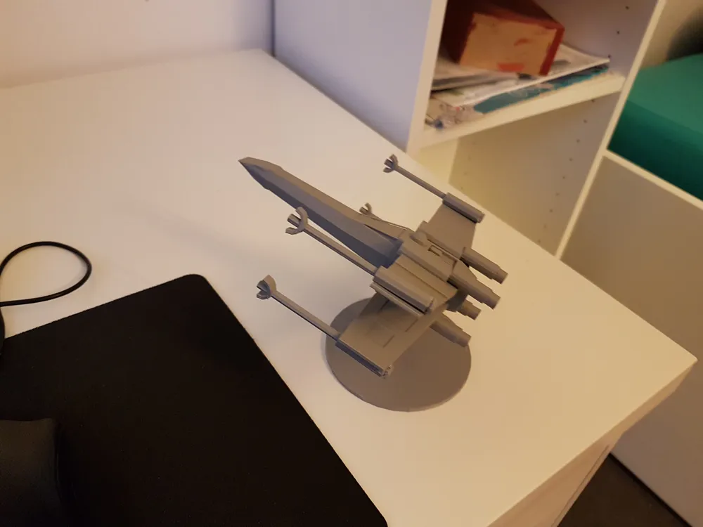 Low-Poly X-Wing anzeigen – Kostenloses 3D-Druckmodell – MakerWorld