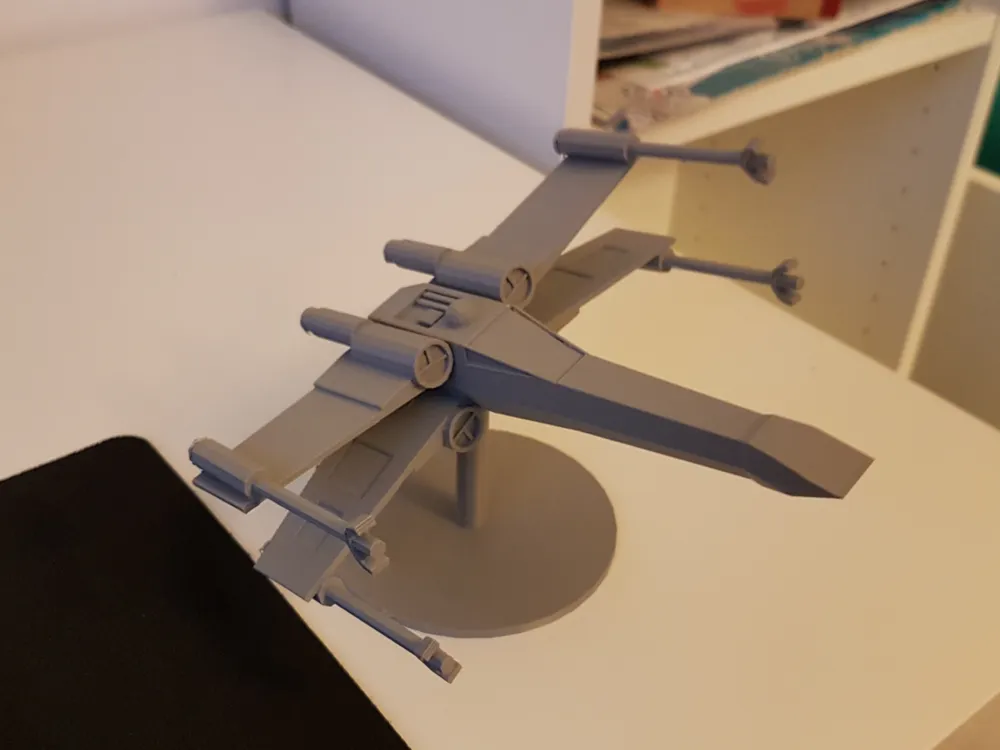 Low-Poly X-Wing anzeigen – Kostenloses 3D-Druckmodell – MakerWorld