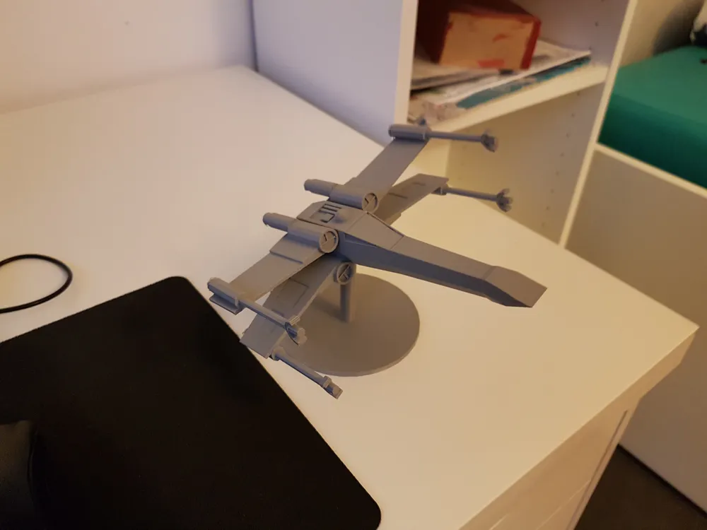 Low-Poly X-Wing anzeigen – Kostenloses 3D-Druckmodell – MakerWorld