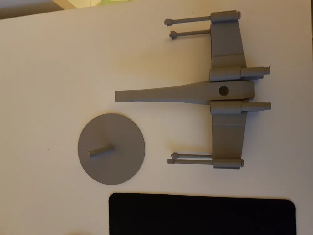 Low-Poly X-Wing anzeigen – Kostenloses 3D-Druckmodell – MakerWorld