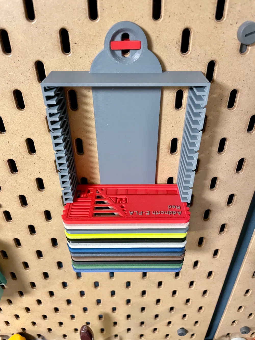 IKEA Skadis Filament Swatch Holder - T Clips by ZEE SOLO - MakerWorld