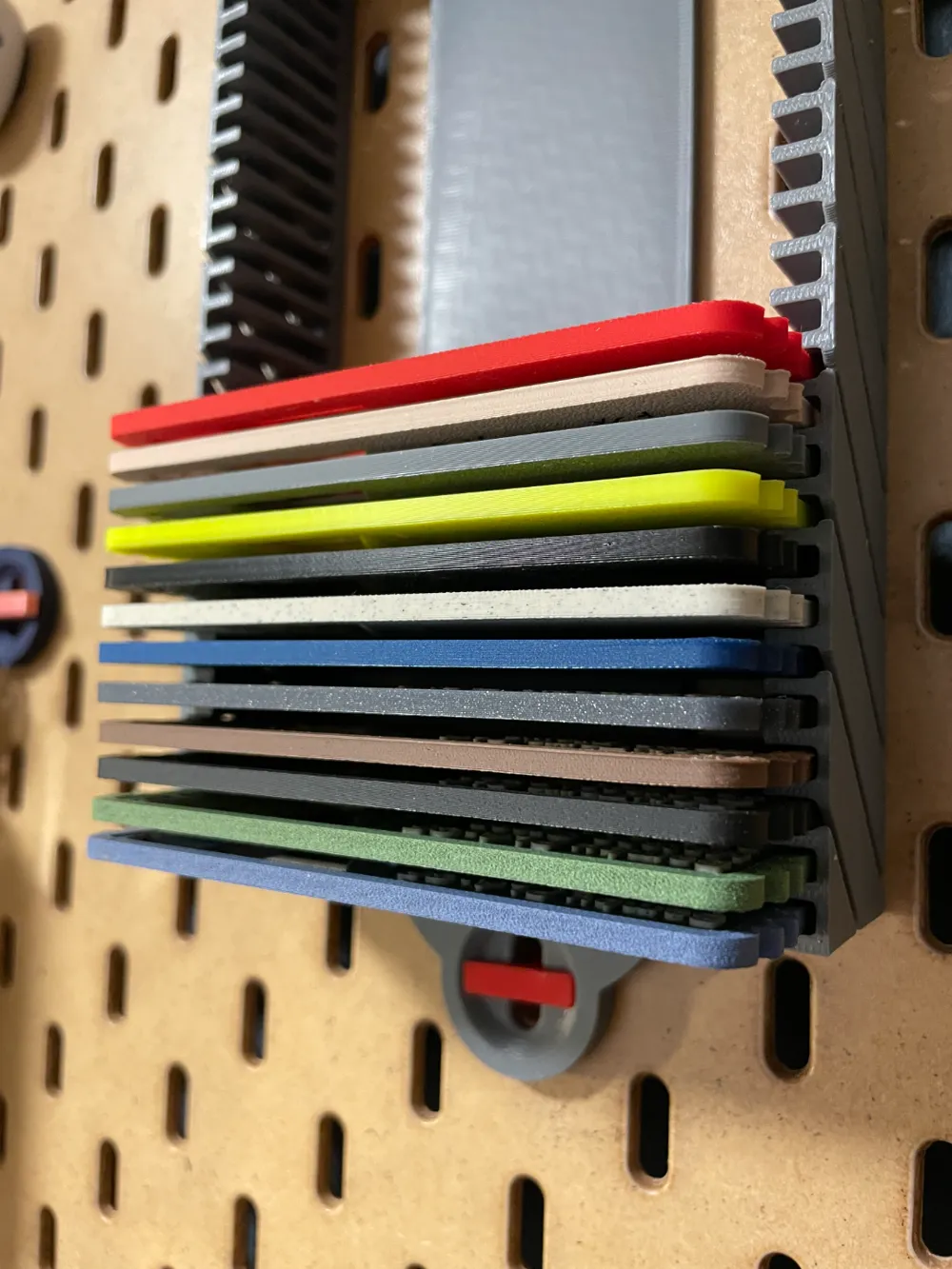 IKEA Skadis Filament Swatch Holder - T Clips by ZEE SOLO - MakerWorld