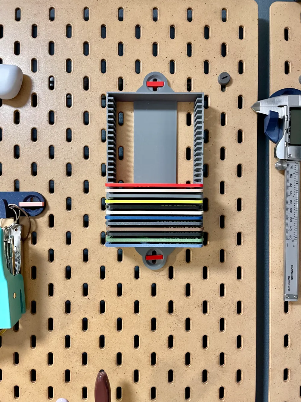 IKEA Skadis Filament Swatch Holder - T Clips by ZEE SOLO - MakerWorld