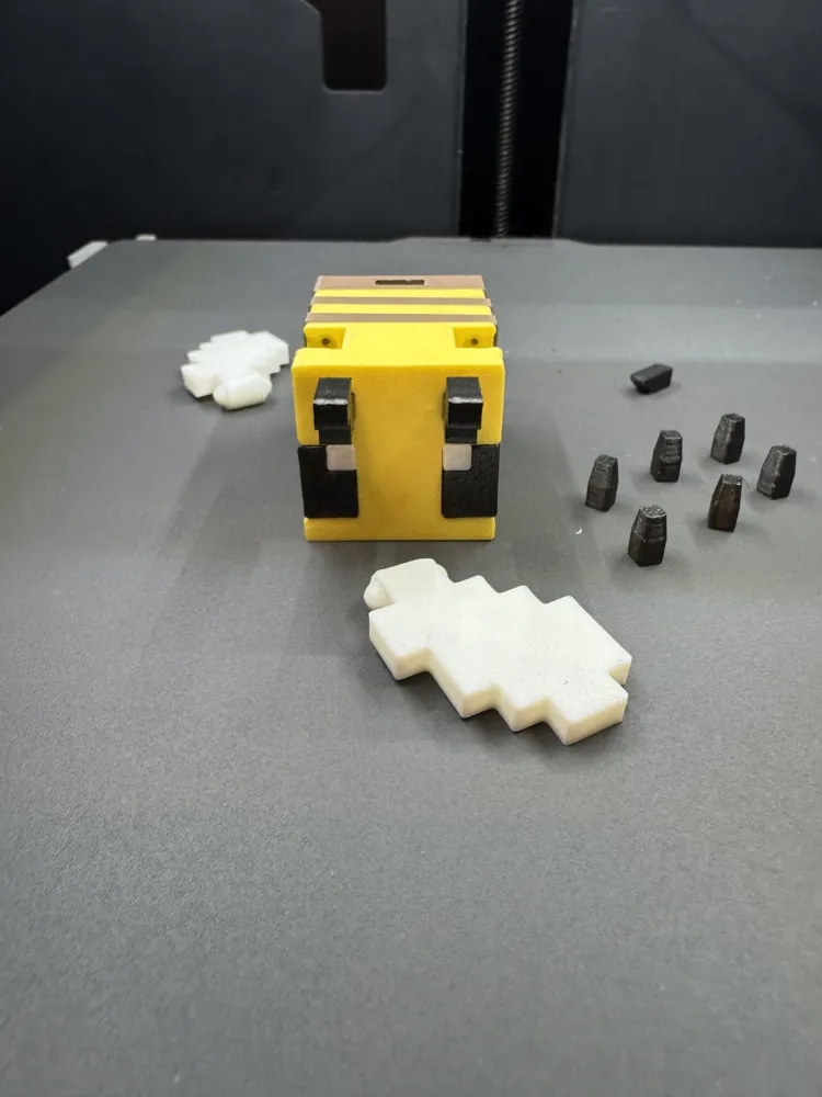 Modular Minecraft Bee – Print, Snap, Done! Remixed by Timbo McFly MakerWorld: Download Free 3D ...