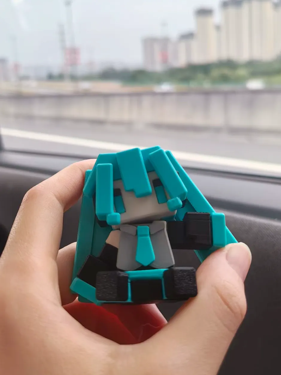 Articulated pixel style Hatsune Miku mini figure (no AMS, fully ...