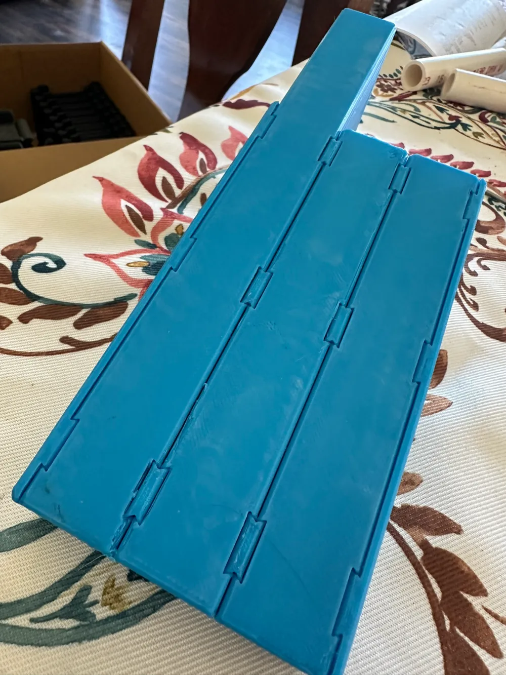 Expandable Plate Holder by Myanta - MakerWorld