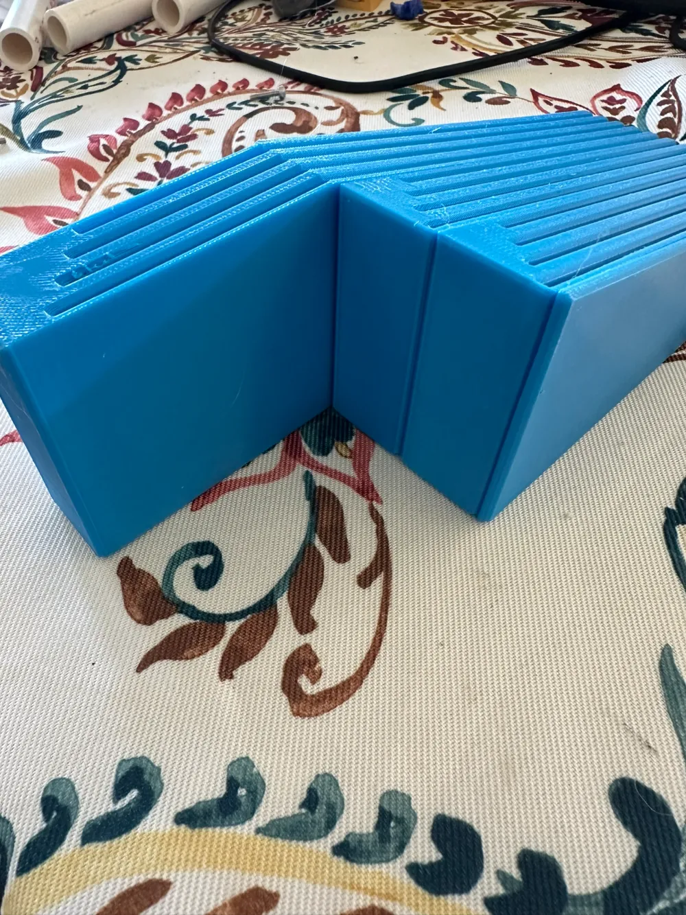 Expandable Plate Holder by Myanta - MakerWorld