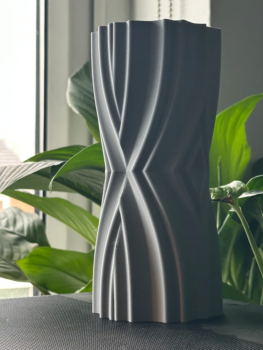 Modern Vase. Easy to Print Spiral Vase Mode by Abstractia Design ...