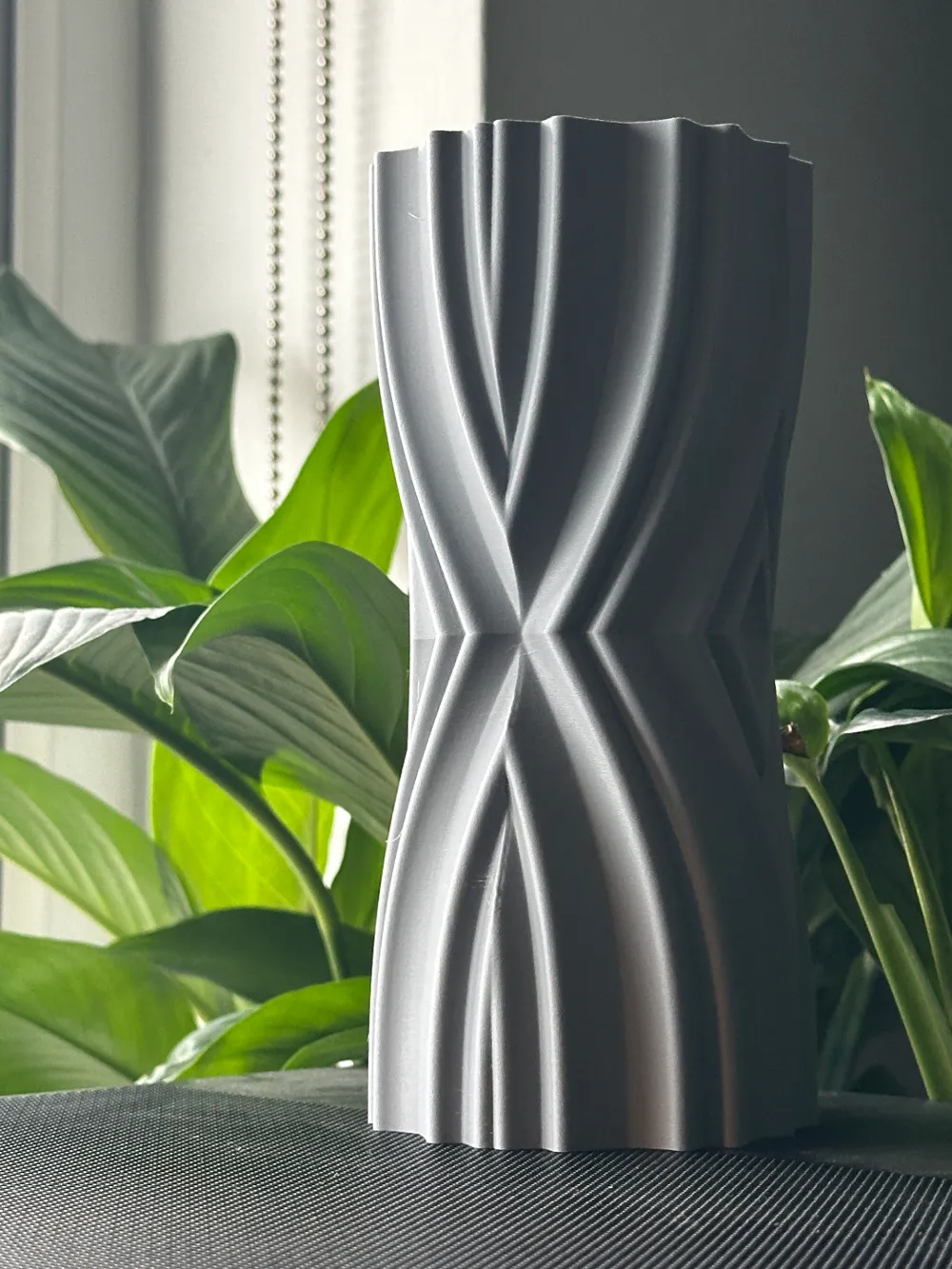 Modern Vase. Easy to Print Spiral Vase Mode by Abstractia Design ...