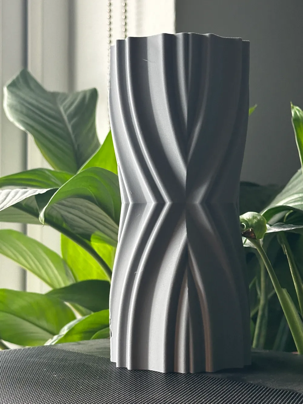 Modern Vase. Easy to Print Spiral Vase Mode by Abstractia Design ...