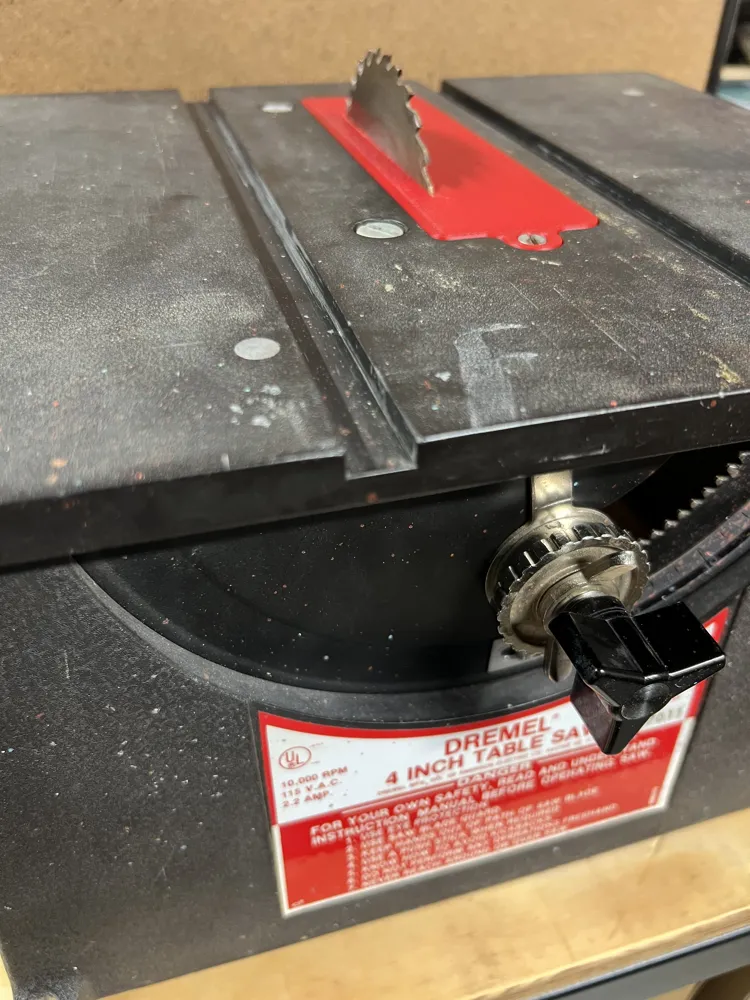 Zero Kerf Dremel 580 Table Saw Plate - Free 3D Print Model - MakerWorld
