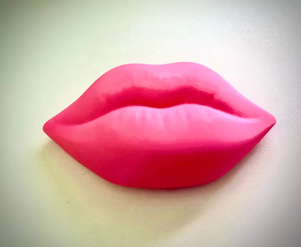 3D Lips with NFC Chamber by Roobarb - MakerWorld