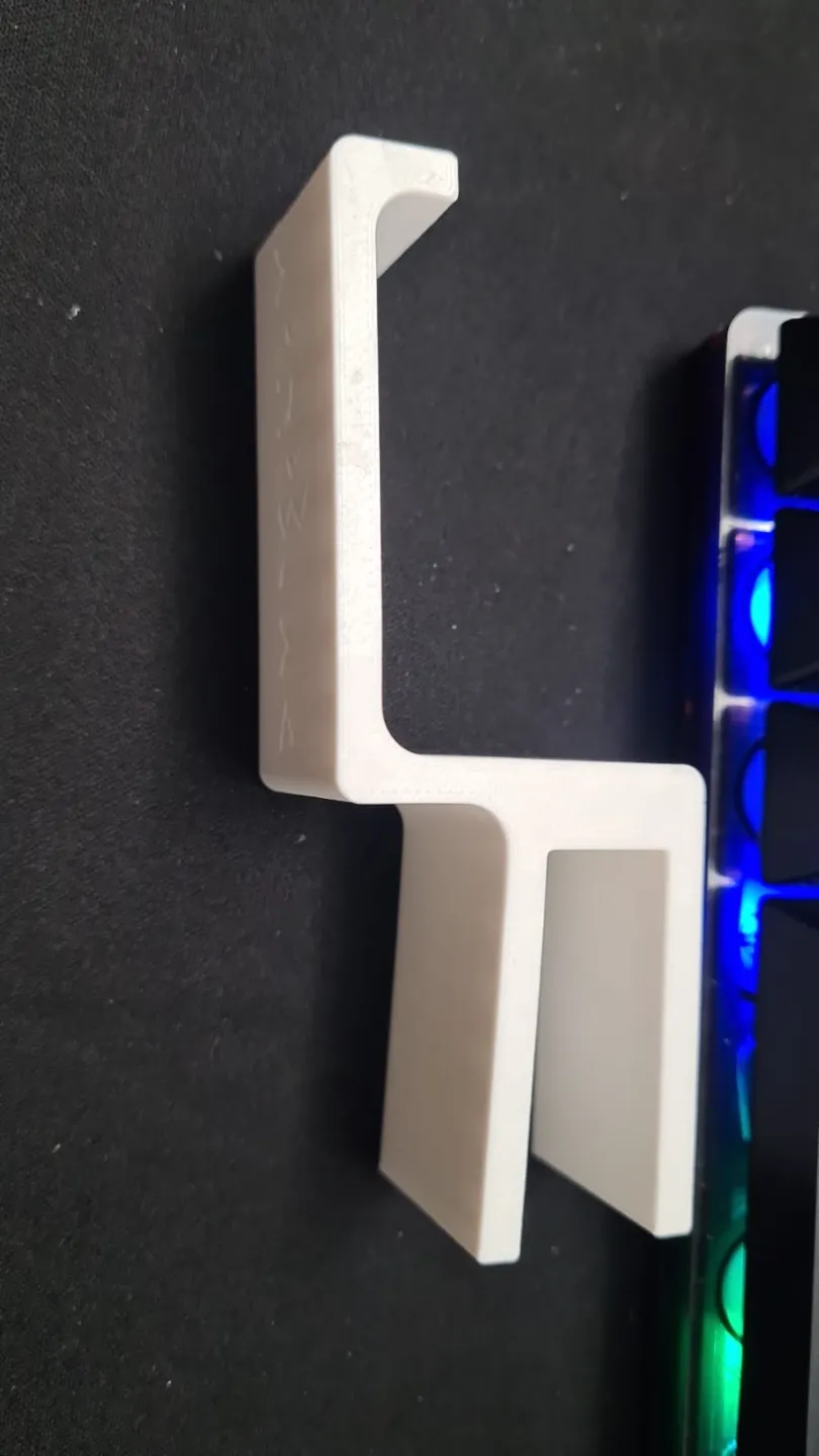 Headset halter by markuswelschke - MakerWorld