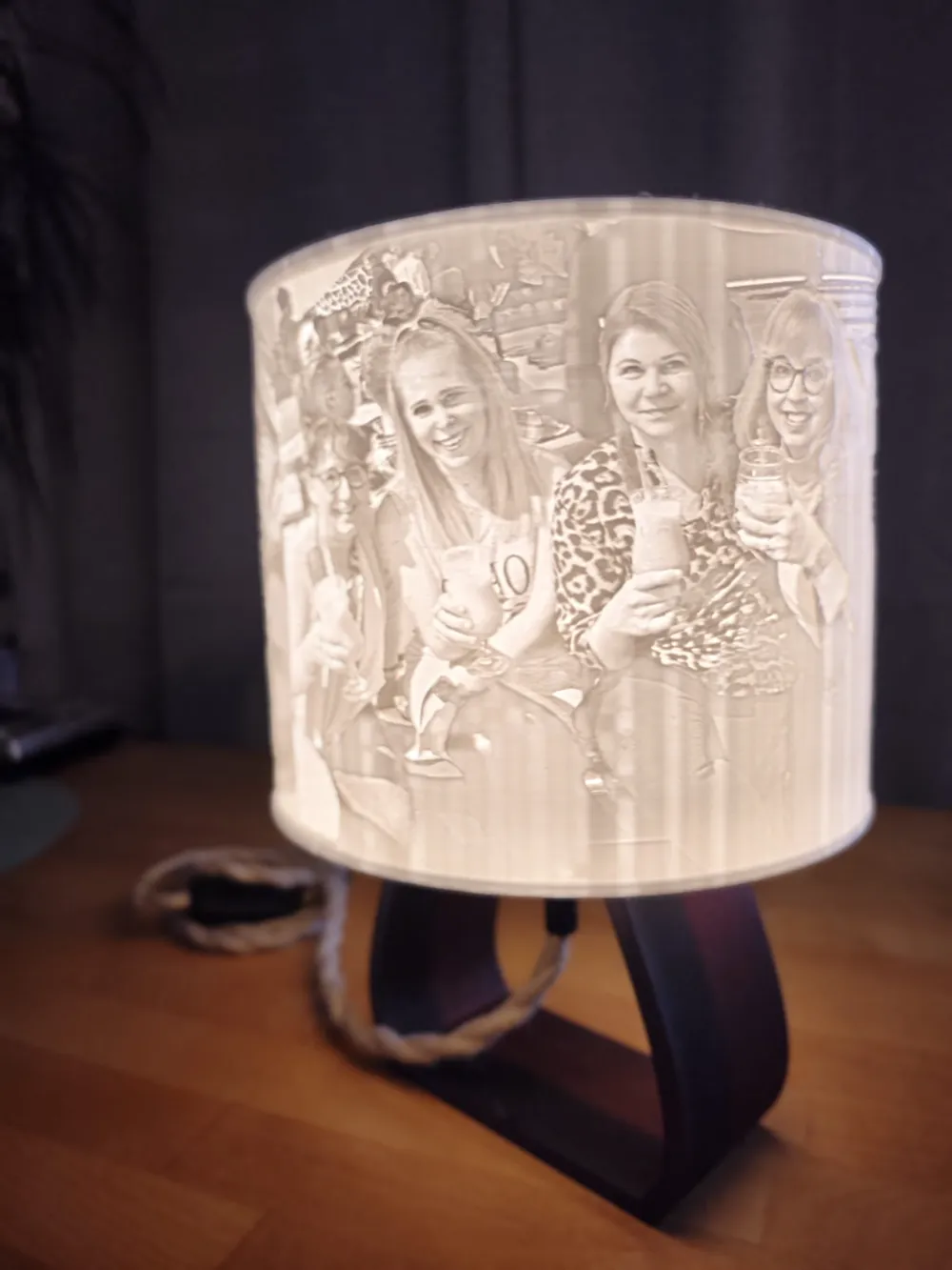 Lithophane Base by Jumper MakerWorld: Download Free 3D Models
