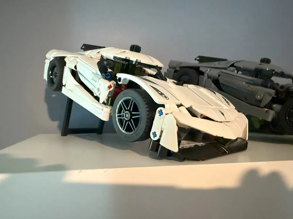 Display Frame for Koenigsegg Jesko Absolut by franz_ferdinand - MakerWorld