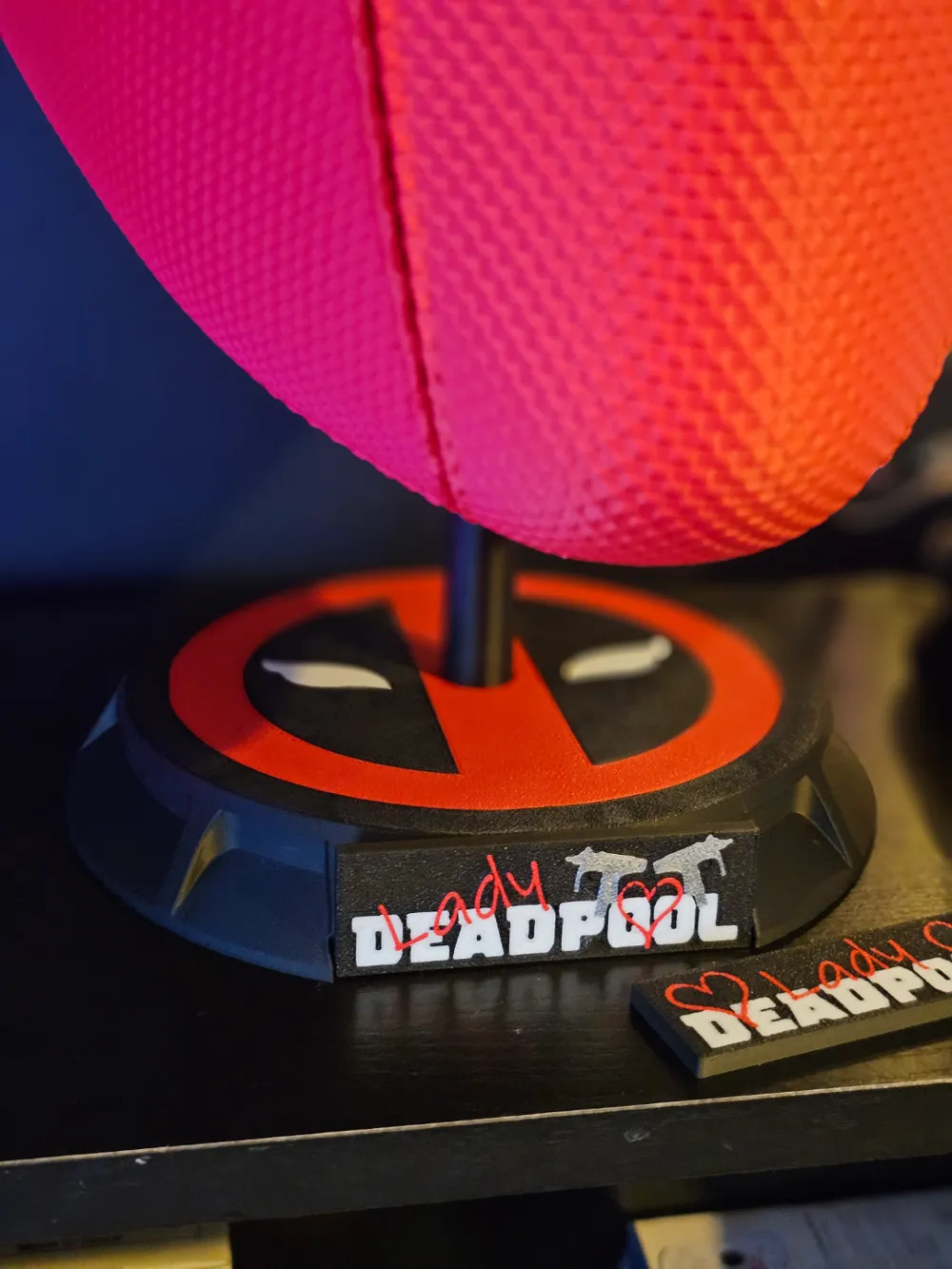 Lady Deadpool Mask Helmet Stand Remixed by Thief-Taker - MakerWorld