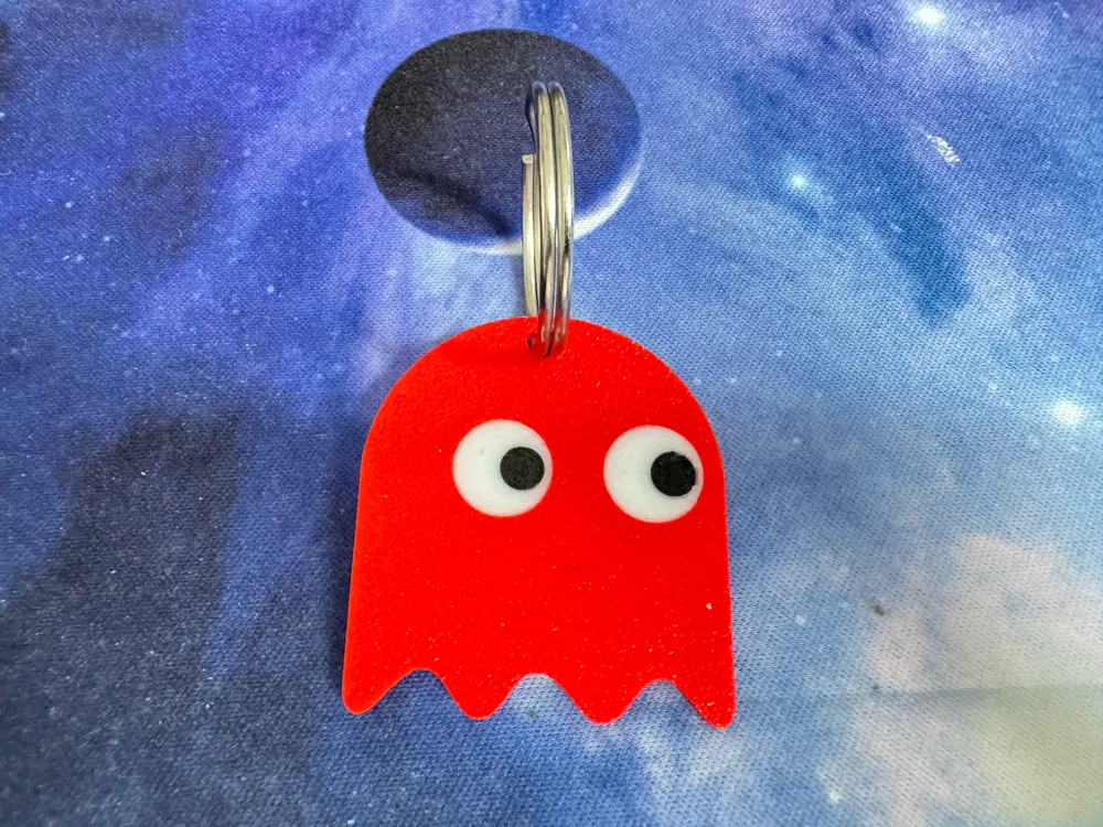 here is a key ring of the ghost of pacman by sgenos - MakerWorld