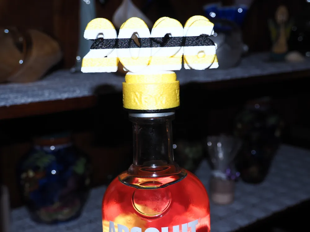 Absolut Bottle Cap Cover “2026” NEW YEAR - Free 3D Print Model - MakerWorld