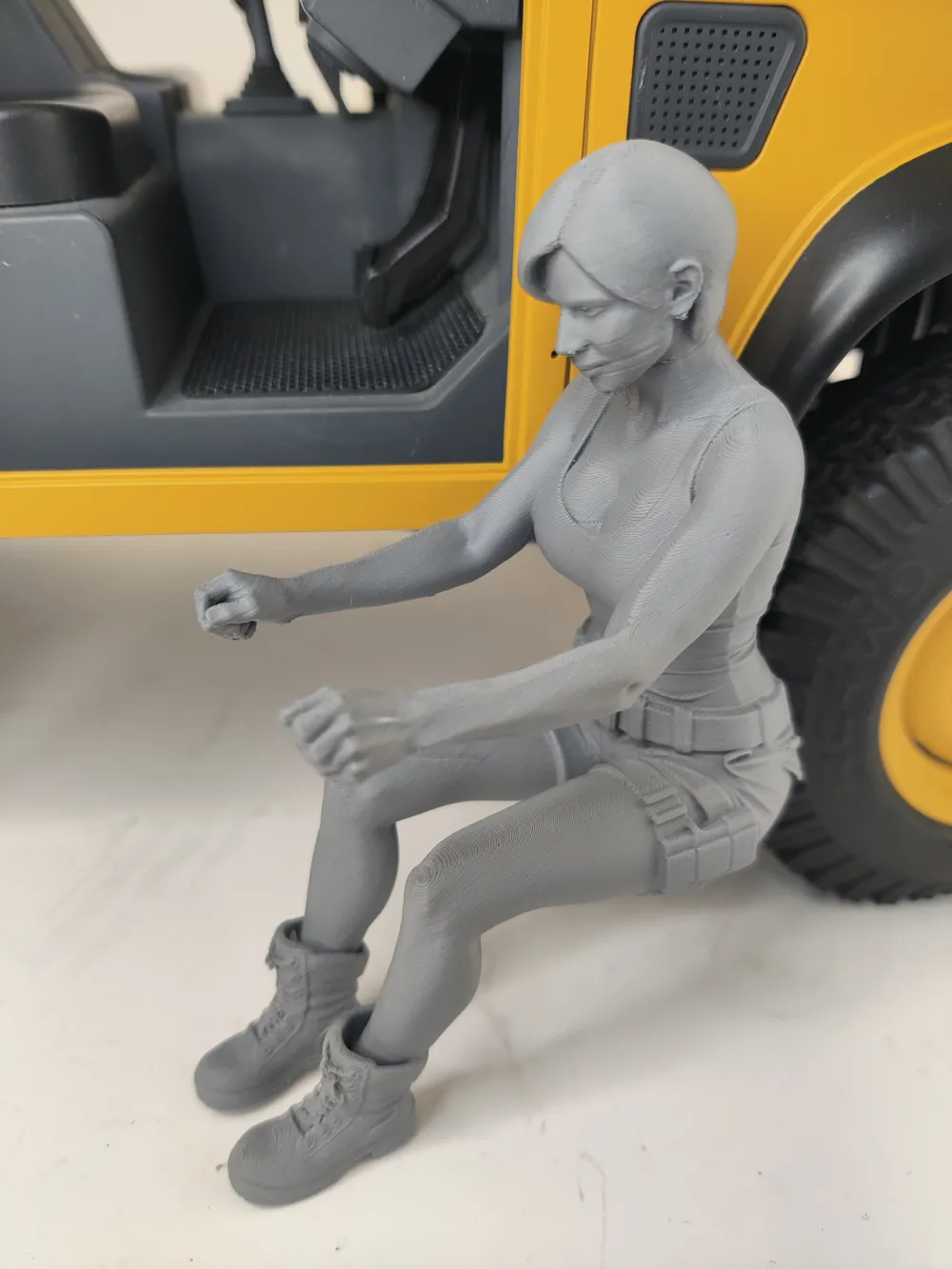 Driving figure adventure woman with short hair - Free 3D Print Model ...