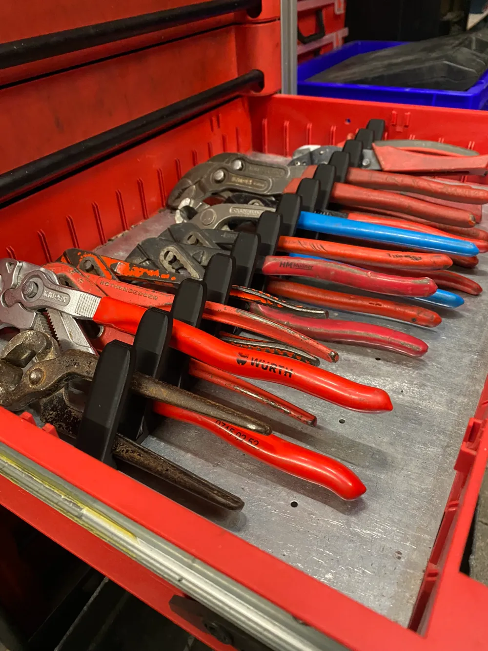 Pliers Holder - Free 3D Print Model - MakerWorld