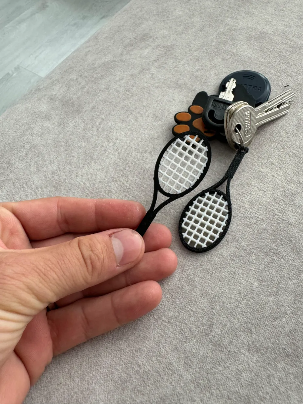Tennis racket keychain - dual color by mariusc - MakerWorld