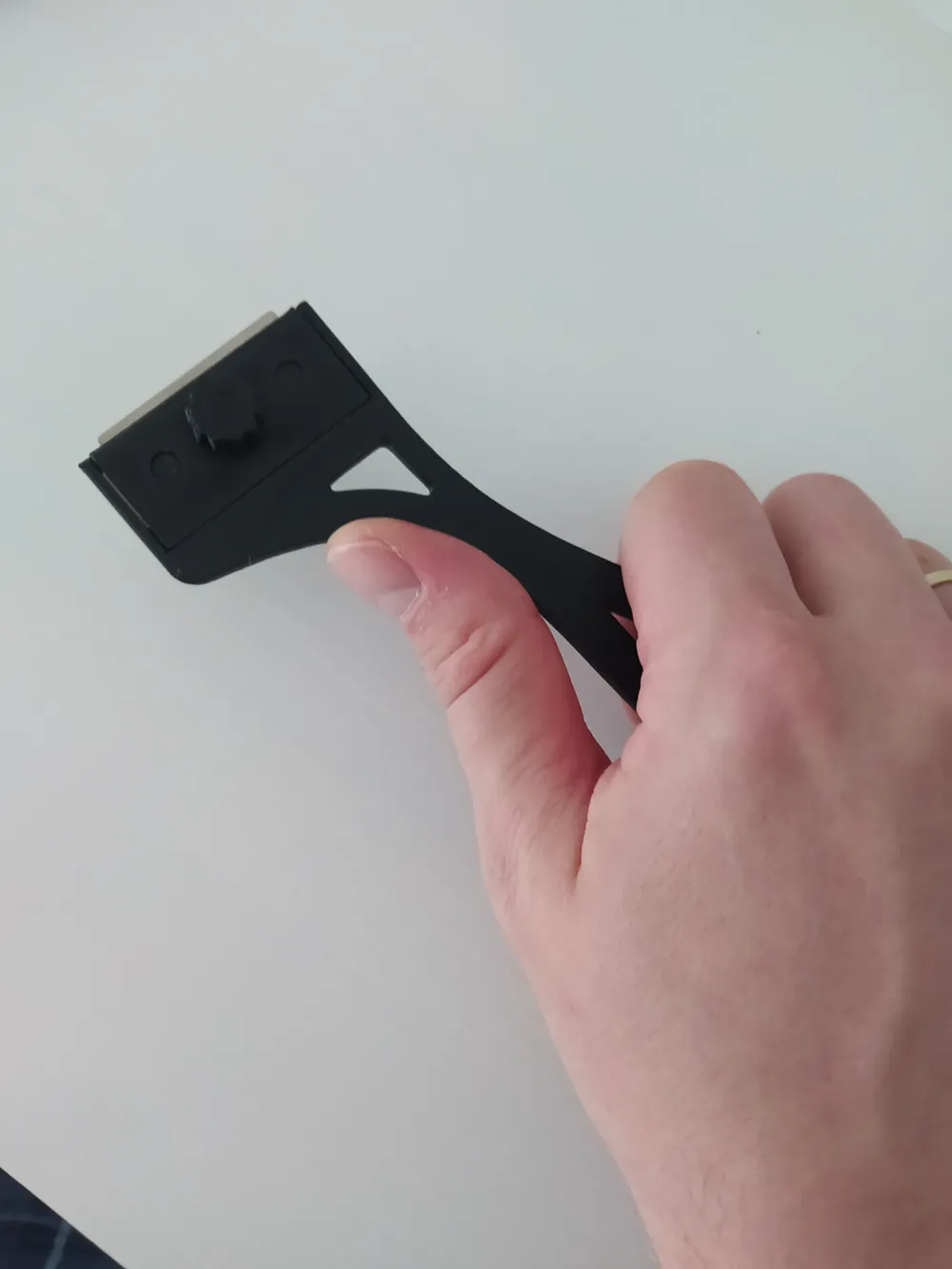 Razor Blade Scraper Handle - Free 3D Print Model - MakerWorld
