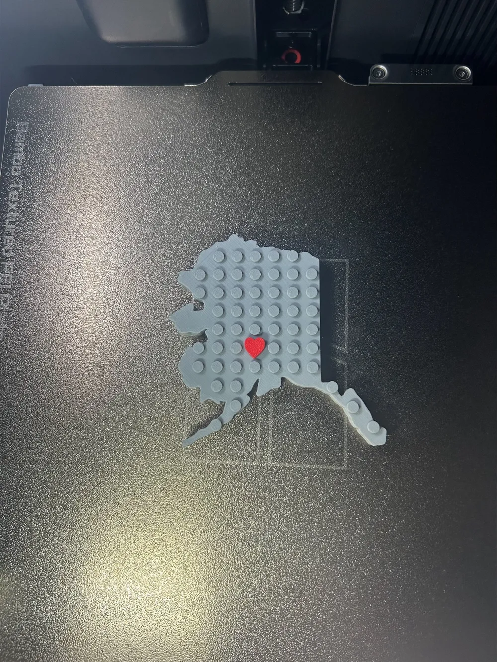Legos Alaska Magnet with moveable heart - Free 3D Print Model - MakerWorld