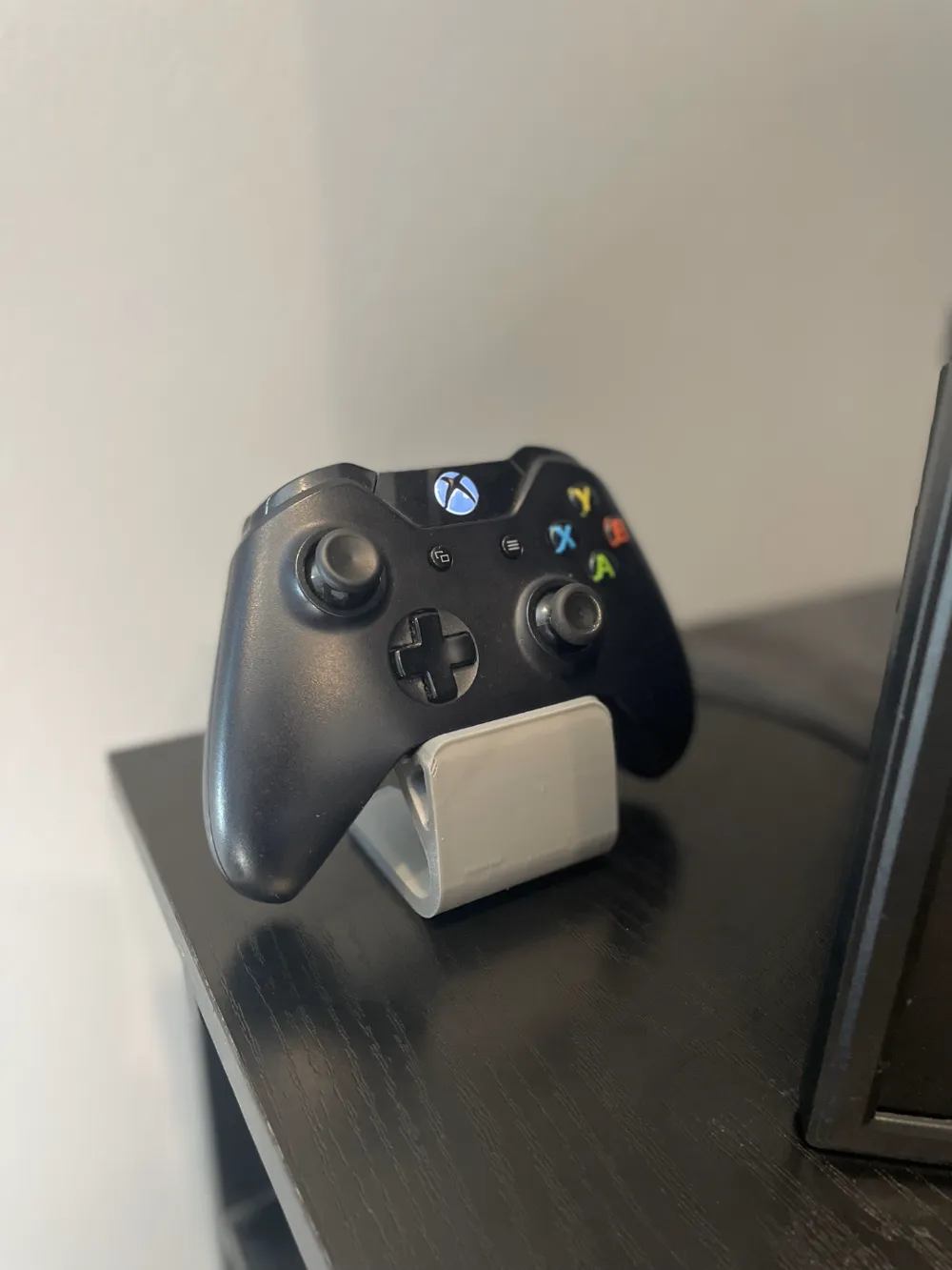 Universal Controller Stand by Damian G - MakerWorld