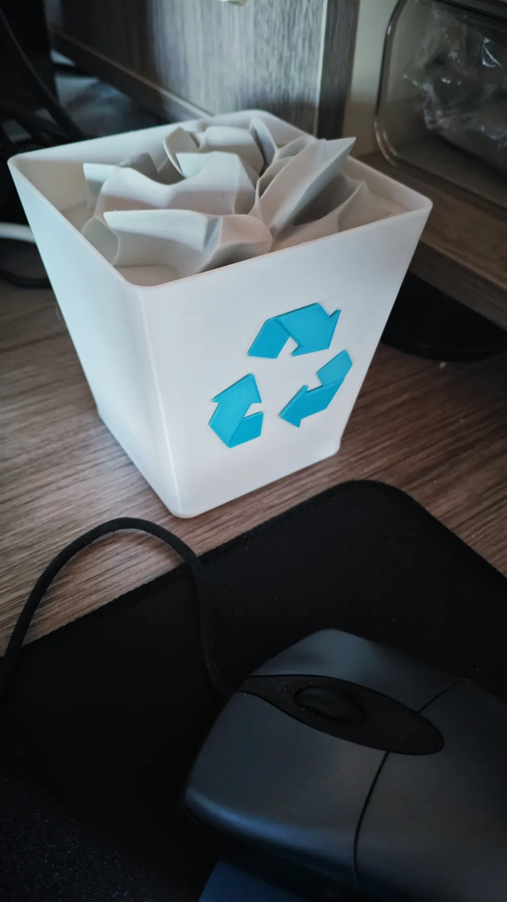 Windows 11 style desktop recycle bin - Free 3D Print Model - MakerWorld