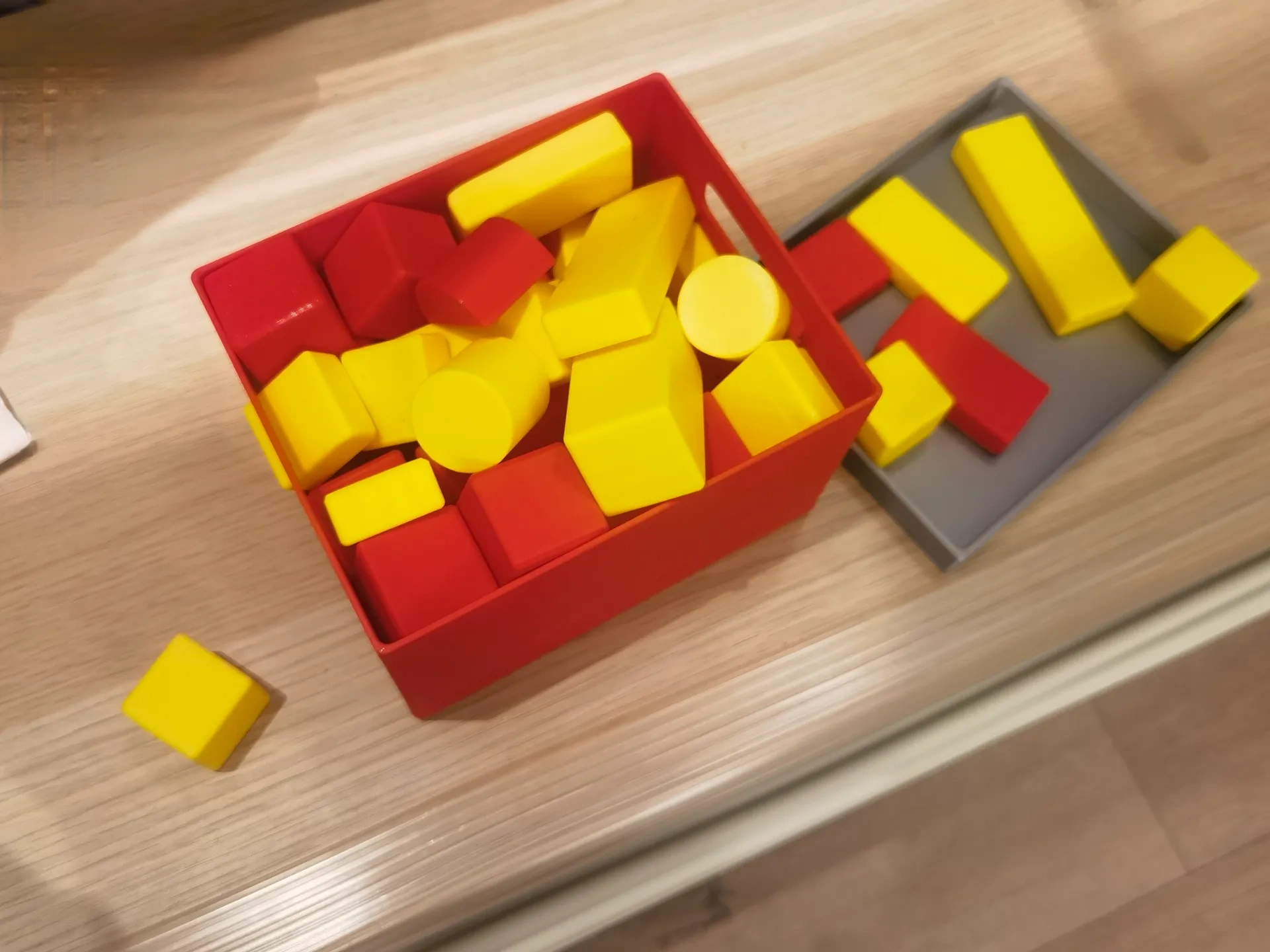 Brick Storage Box with Shaped Lid by KKkprtos - MakerWorld