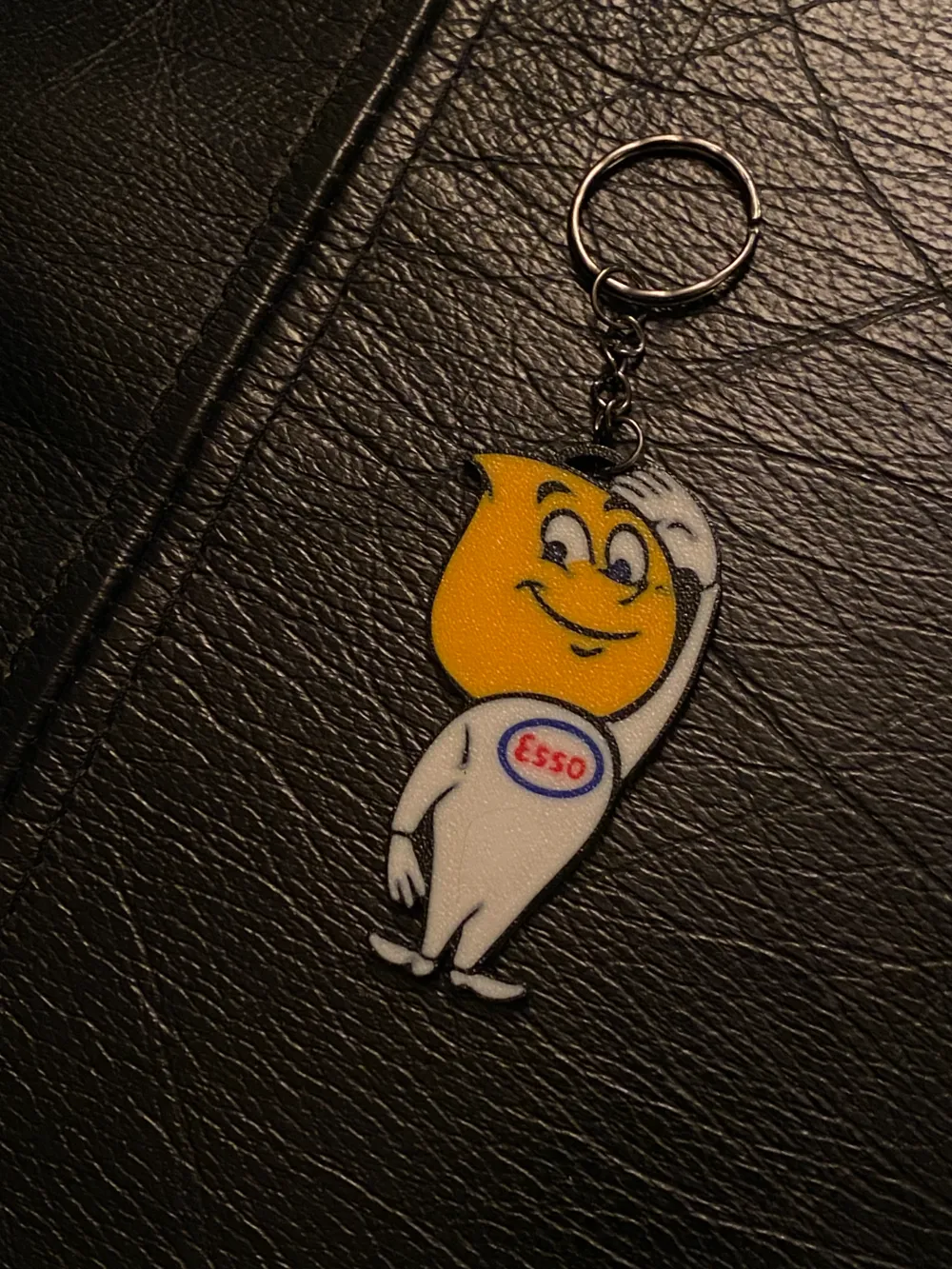 Vintage Esso Man Keychain Keyring 2 versions by Mrtk1970 - MakerWorld