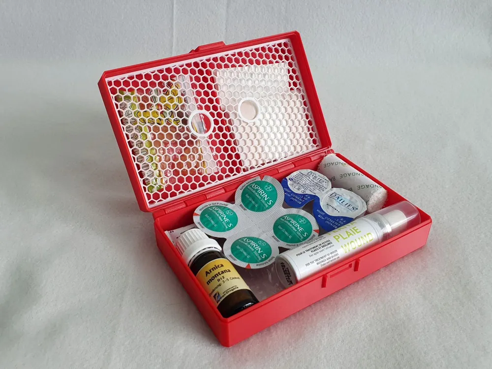 Car 1st Aid Box // Erste Hilfe Box für's Auto by DocLex - MakerWorld
