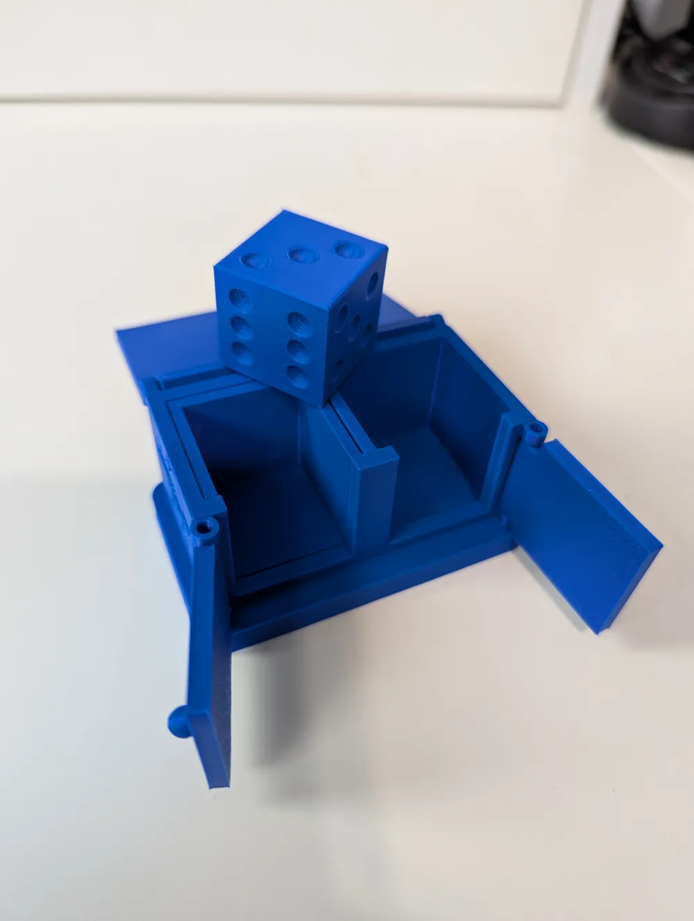 Magic Dice Box by Logeno MakerWorld: Download Free 3D Models