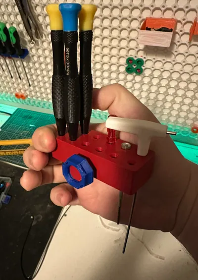 Small screwdriver holder with Multiboard/HSW mount Remixed by mrwulff ...