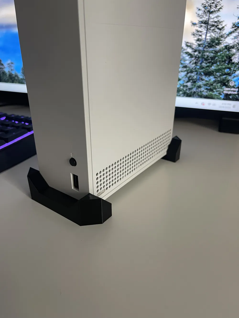 Xbox Series S Stand (vertical) - Free 3D Print Model - MakerWorld
