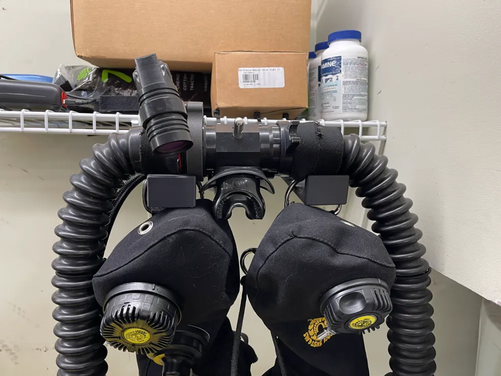 CCR Loop Wall Hanger by scubapeks - MakerWorld