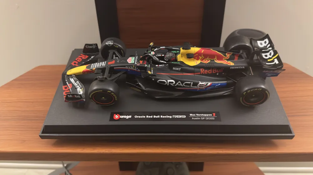 Burago 1:18 F1 Display Wedge - Free 3D Print Model - MakerWorld