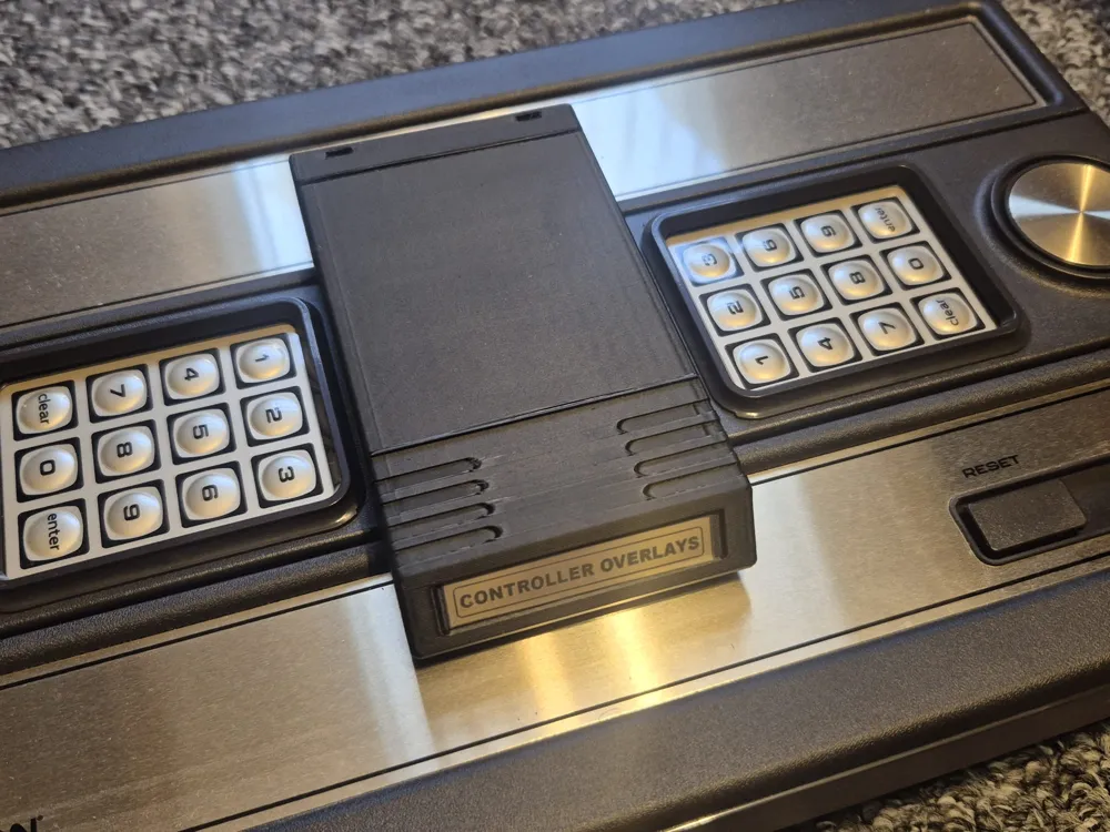 Intellivision Sprint卡带盖板保护器 - 免费 3D 打印模型 - MakerWorld