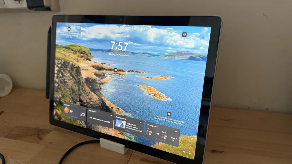 Surface Pro 2 Screen Charging Stand. - Free 3D Print Model - MakerWorld