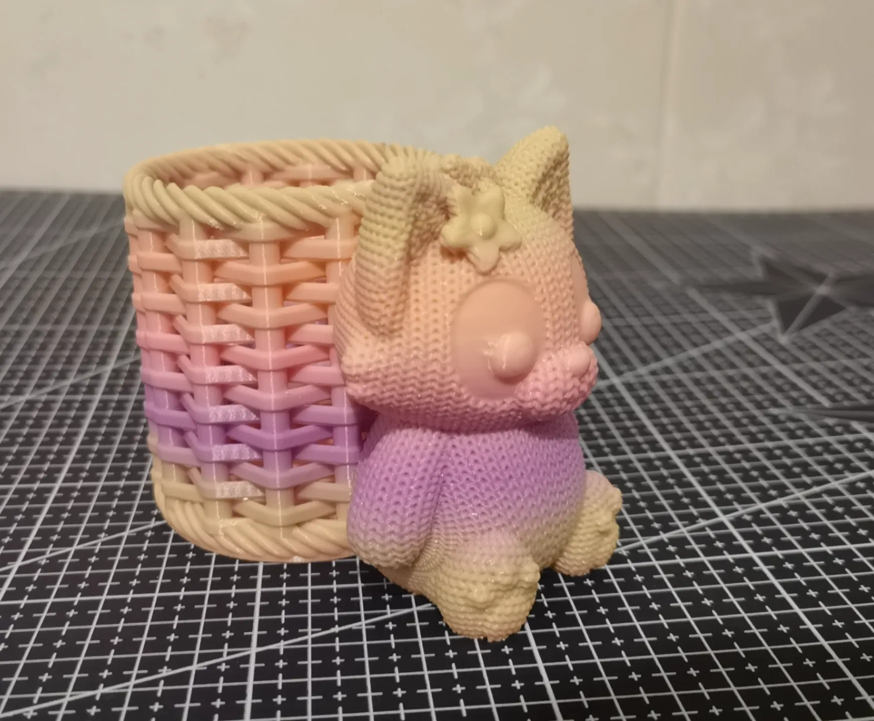Knitted LinaBell Pen Holder by Dubhe - MakerWorld
