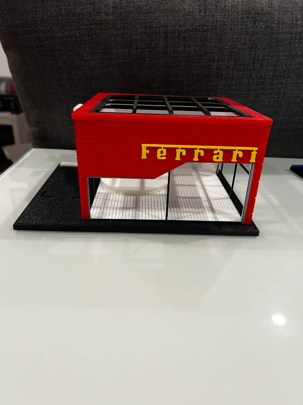Diorama Showroom Ferrari - GigaPenguin3DPrinting Remixed by boxexas ...