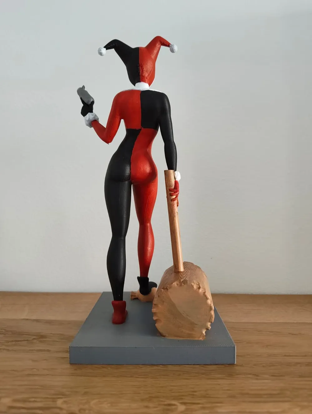 Harley Quinn - Cartoon Style - Fan art - Free 3D Print Model - MakerWorld